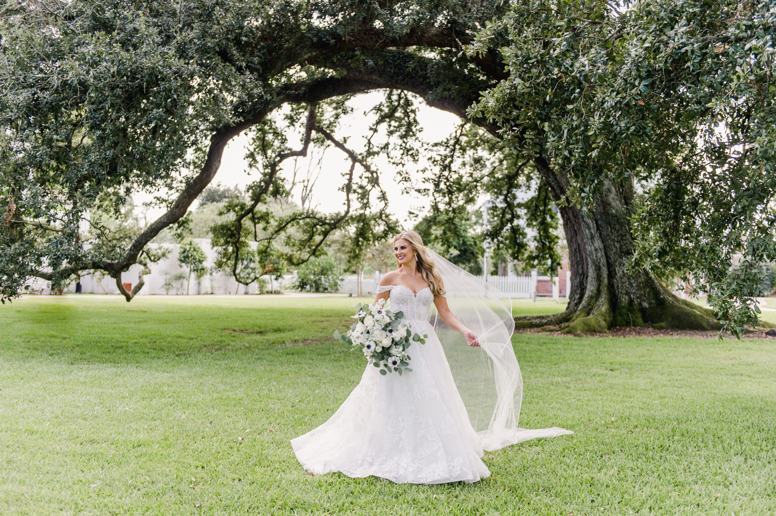 Nottoway House Bridals: Victoria - Catherine Guidry Photography
